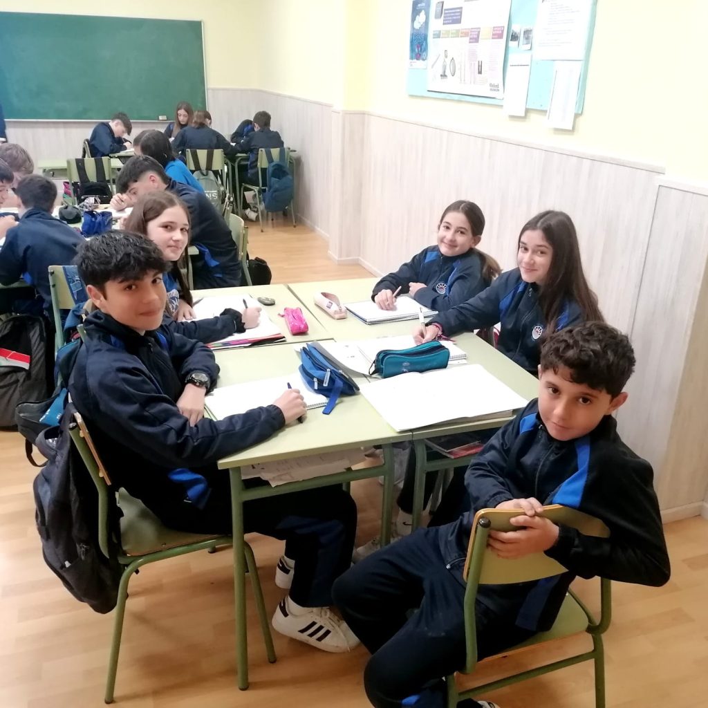 TRABAJO EN EQUIPO - Colegio San Vicente de Paúl de Limpias